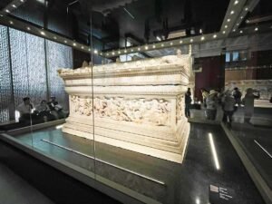13 Must-See Historical Places in Istanbul: Famous Landmarks